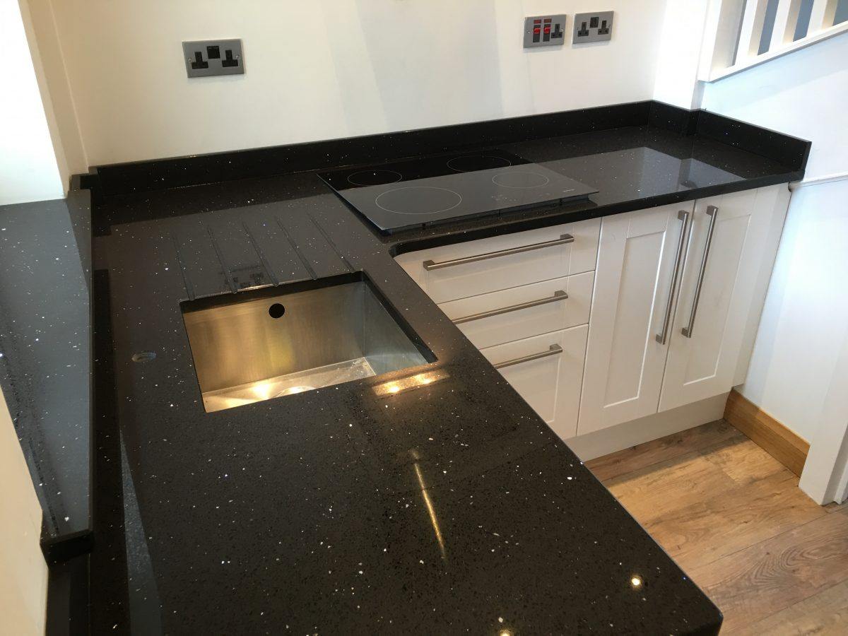 Technistone Starlight Black - Stonecom - Bänkskivor och Stenskivor - Billigt